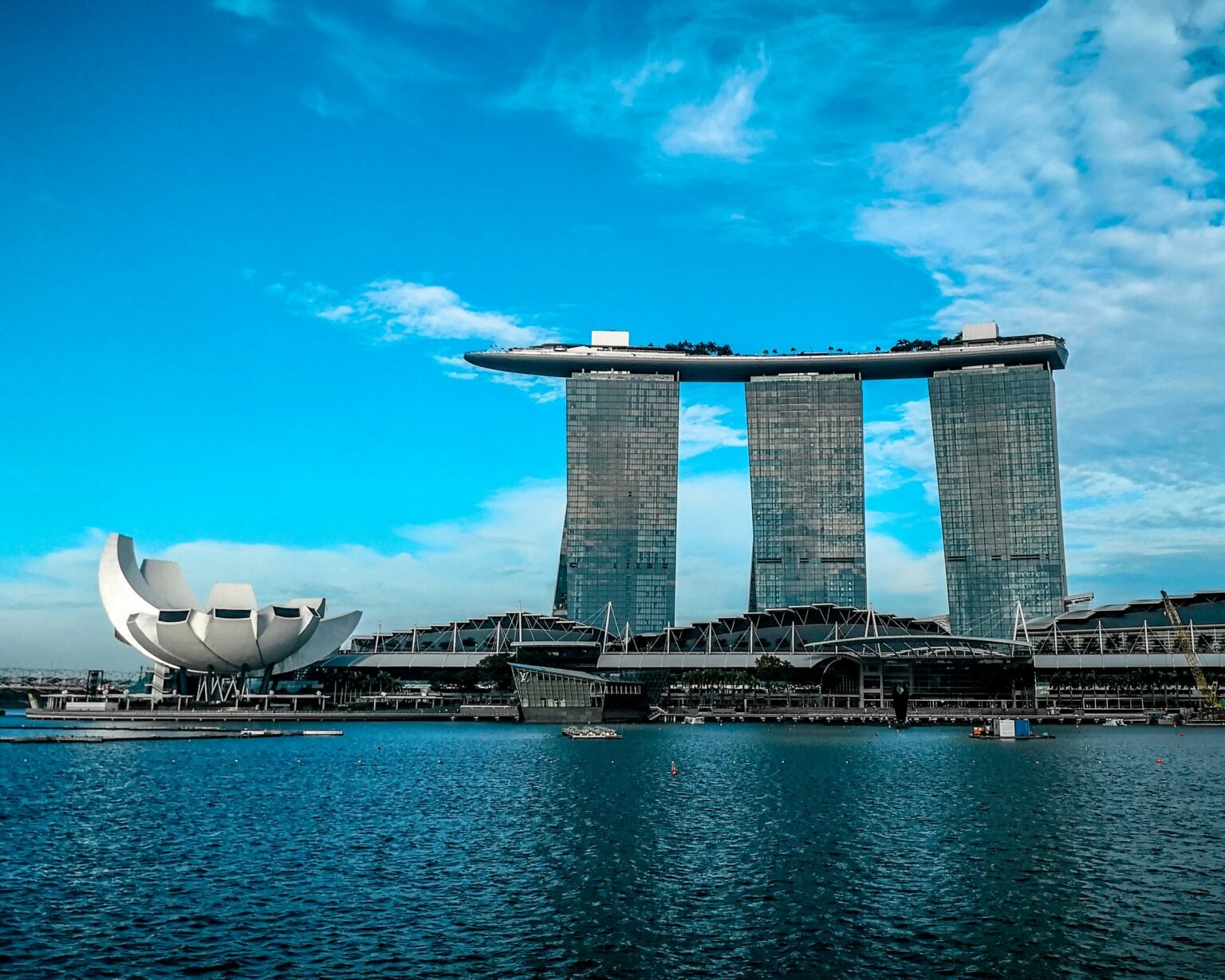 Marina Bay Sands – The Iconic Landmark of Singapore – Make a Blog
